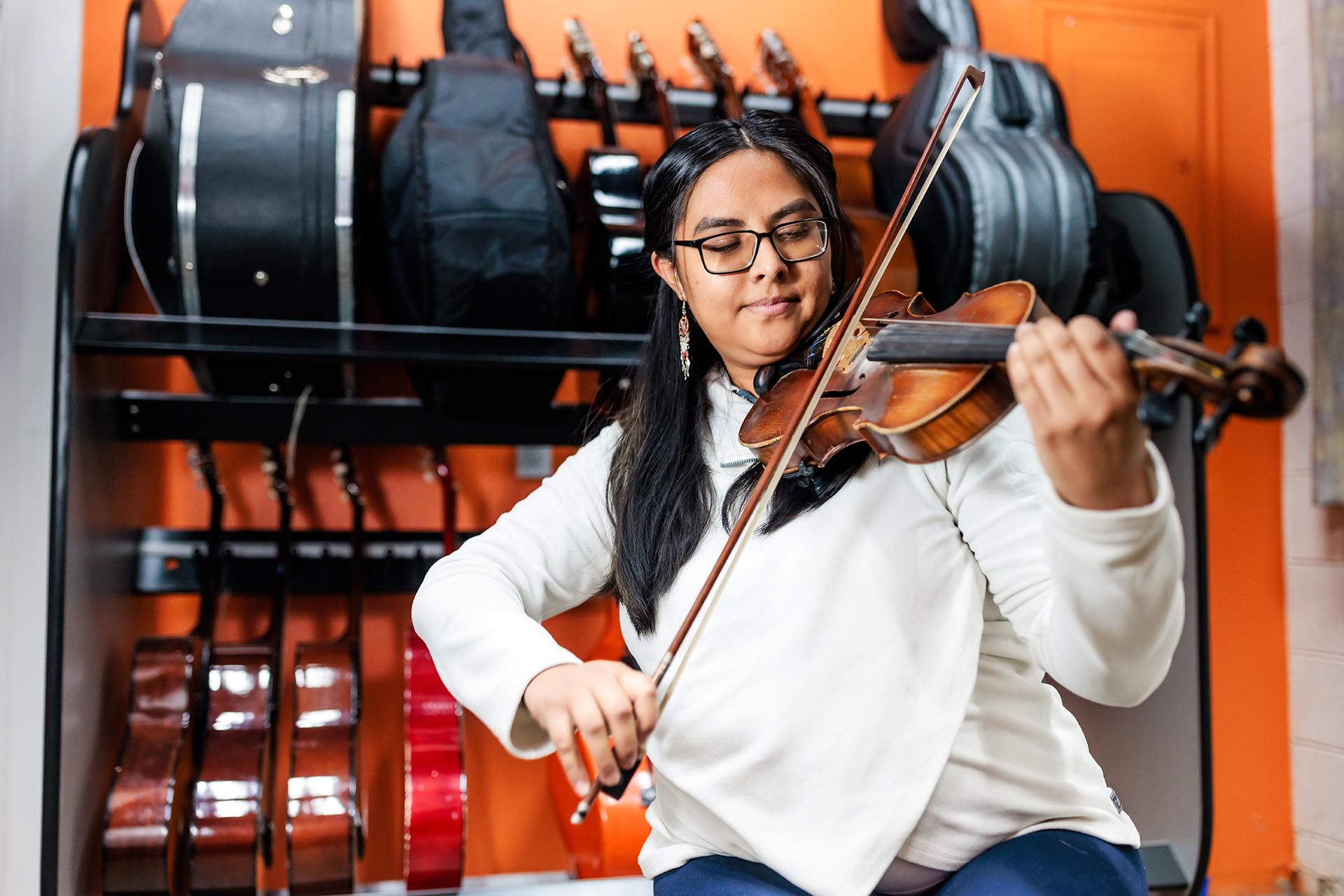 Changemaker: una exalumna ayuda a mantener el espíritu mariachi vivo en Denver - MSU Denver RED